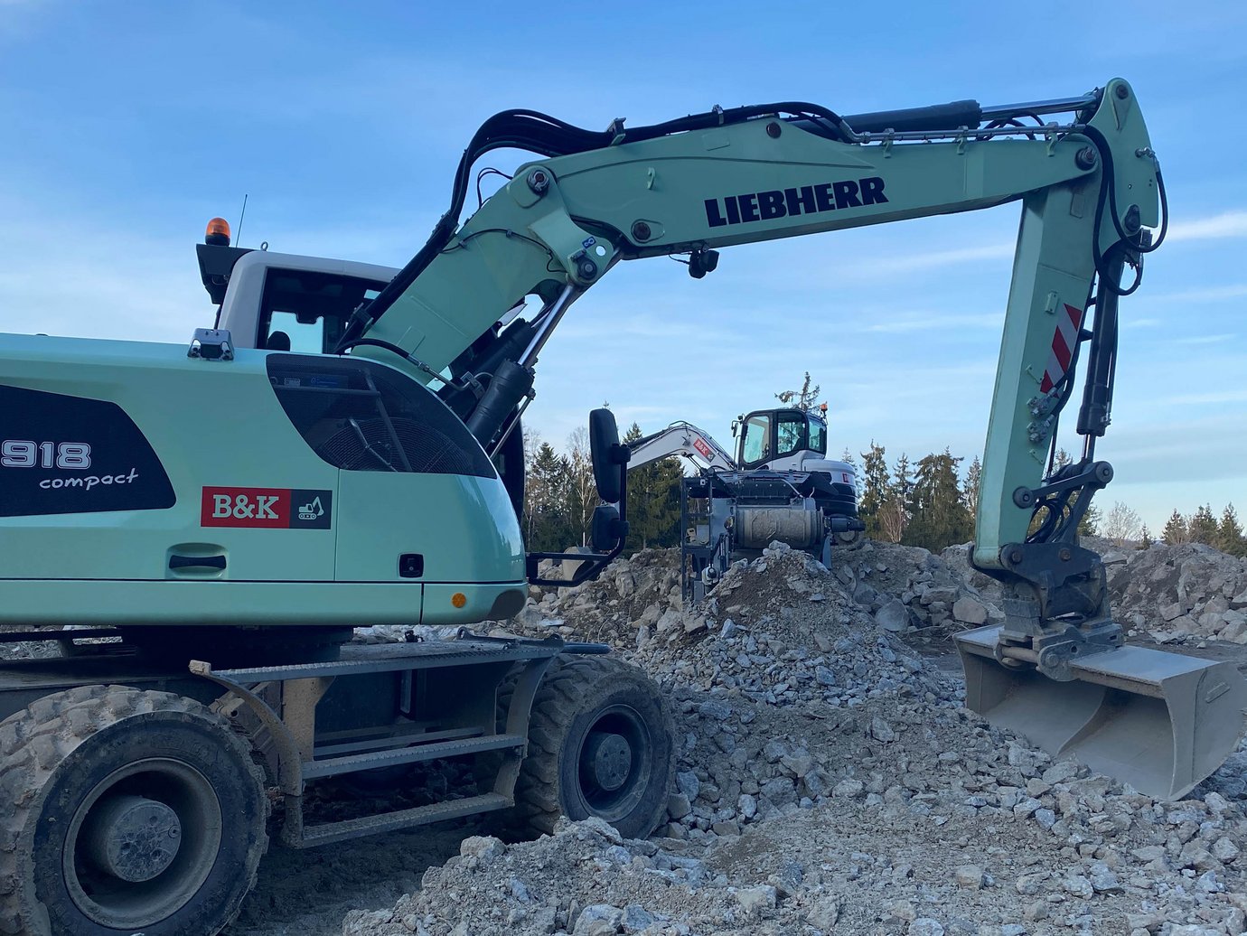 Maschinen & Geräteliste - KUCHLER GmbH Tiefbau